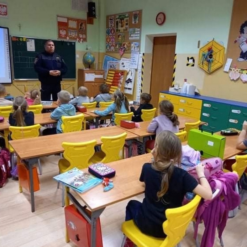Spotkanie klas pierwszych ze Strażą Miejską