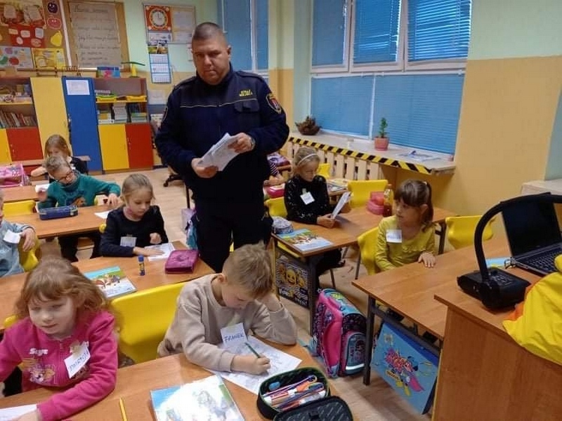 Spotkanie klas pierwszych ze Strażą Miejską