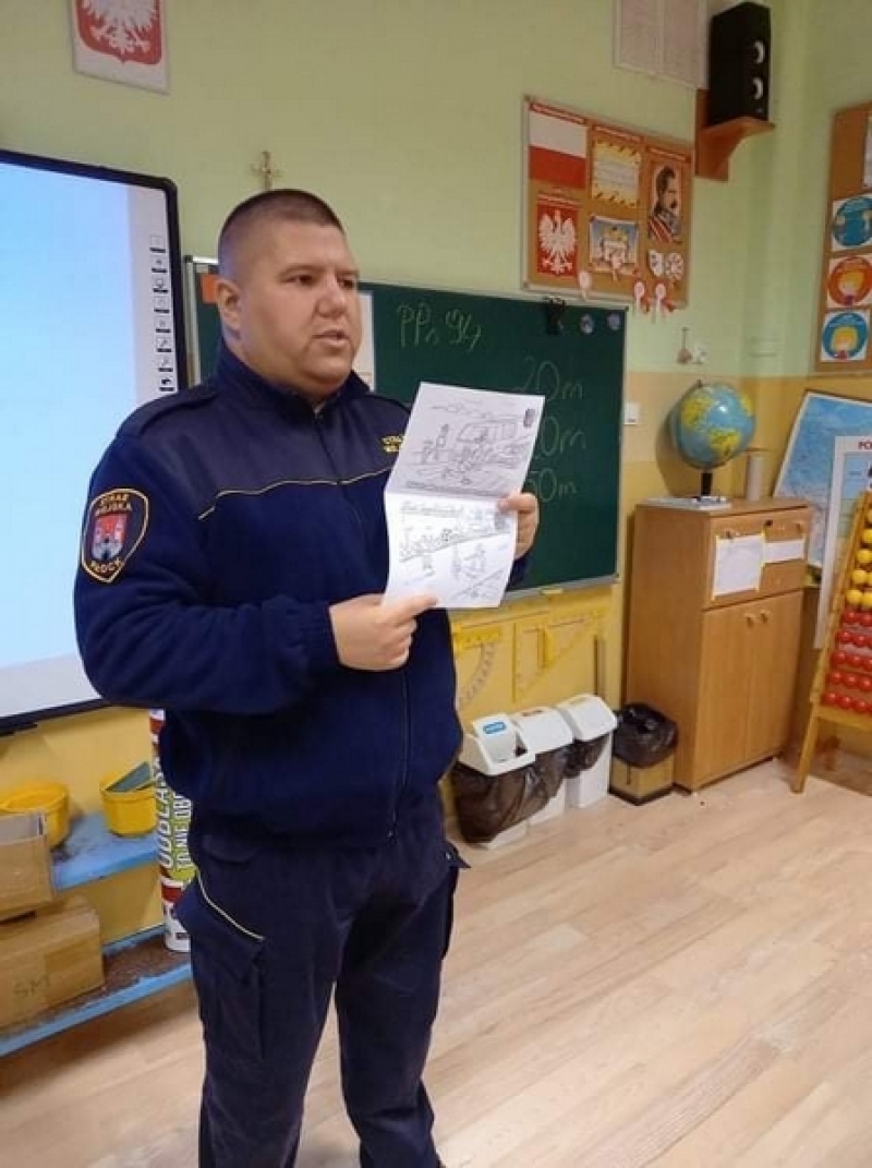 Spotkanie klas pierwszych ze Strażą Miejską